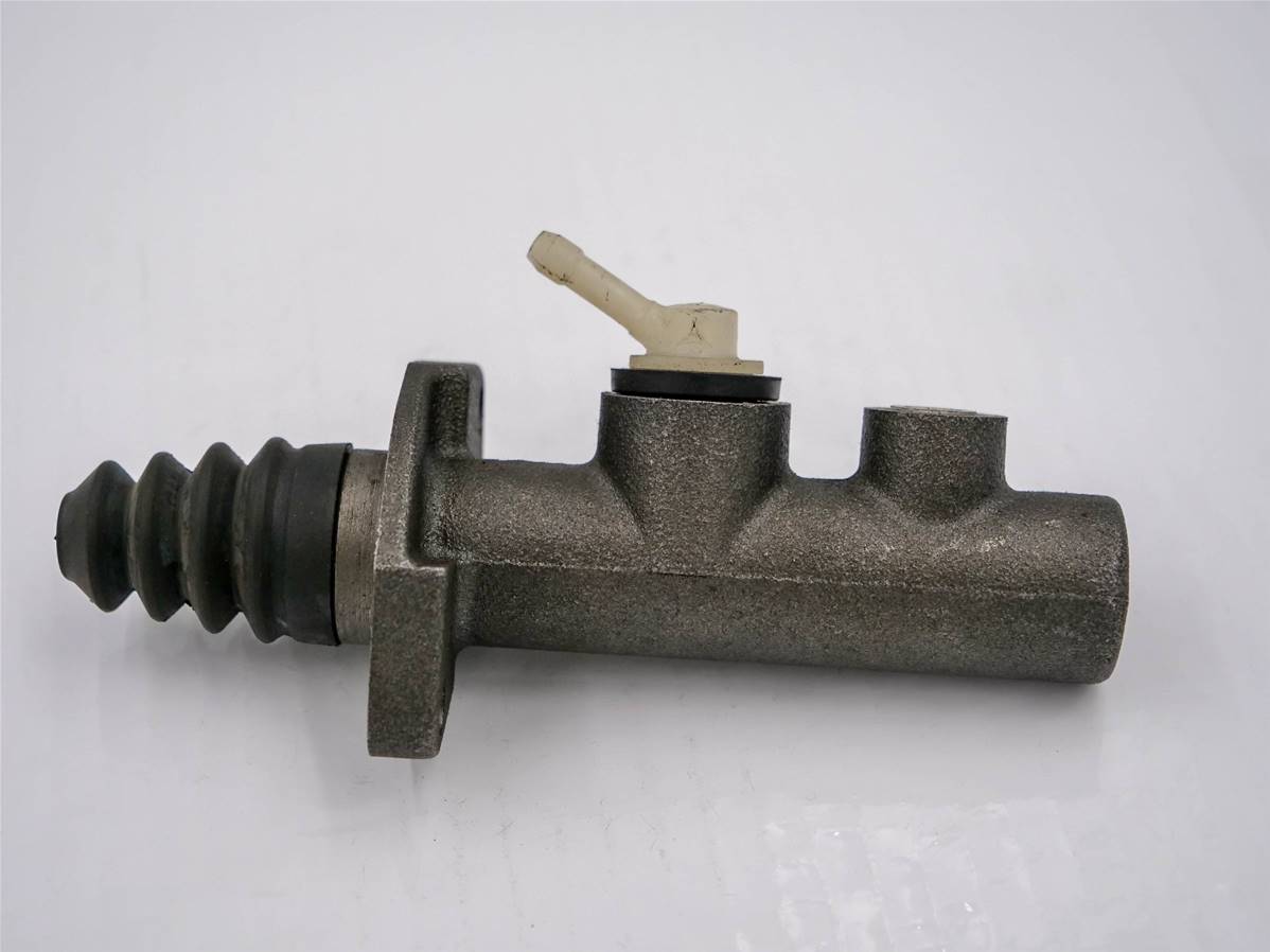 Brake master cylinder John Deere | Cuoq Forest Diffusion